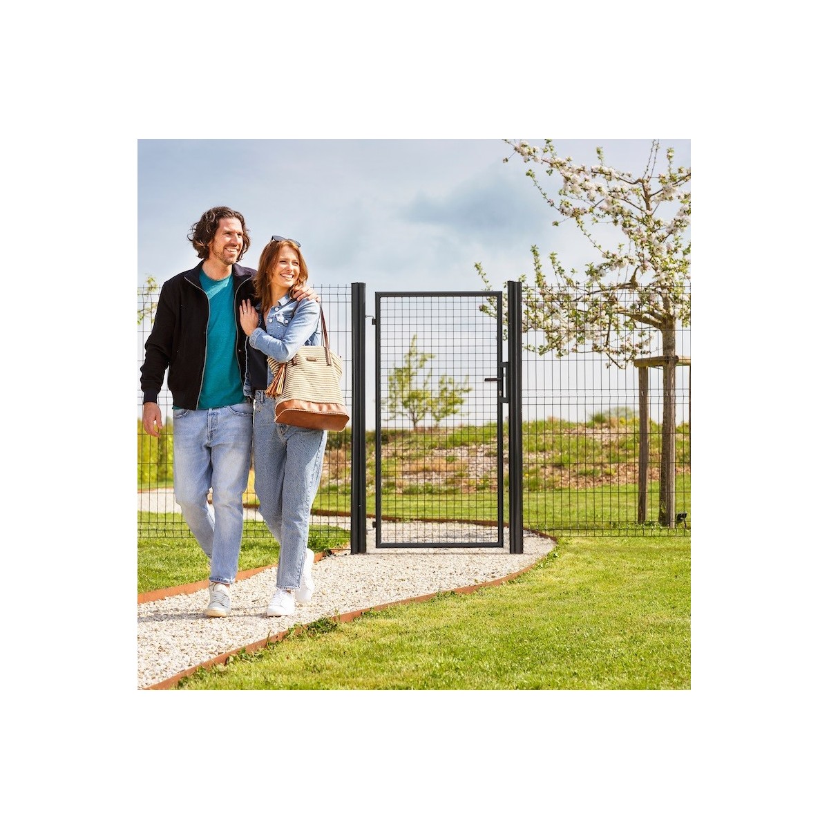 Wire mesh garden gate 50x50 mesh - Nice Gate | Gardenode