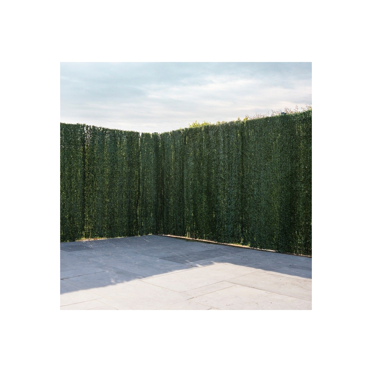Green Thin artificial hedge - 3 metre roll - 90 strands | Gardenode